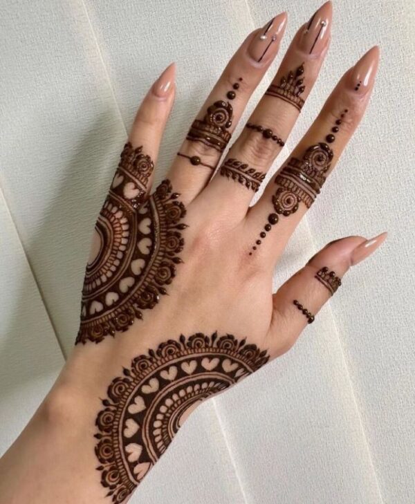 30+ Simple Arabic Mehndi Designs - WedMeVibes