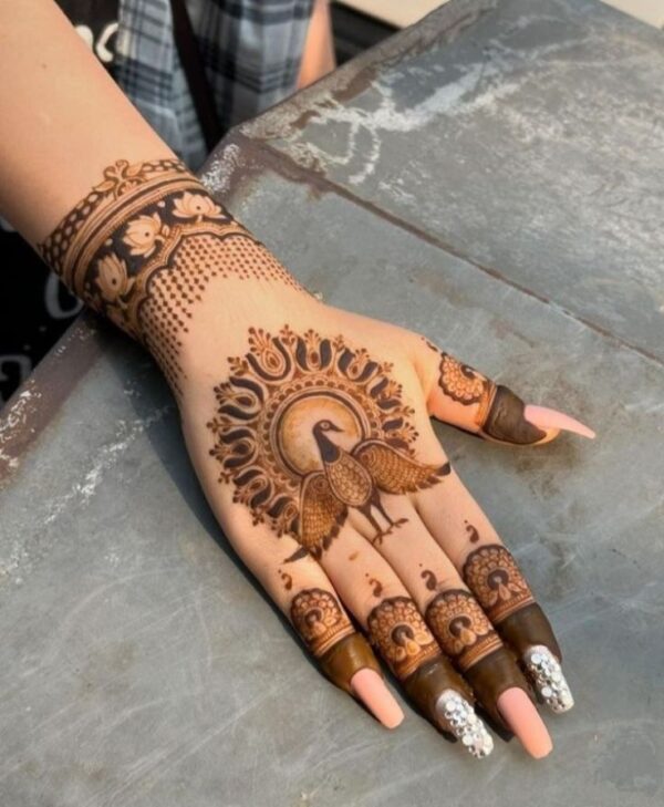 30+ Simple Arabic Mehndi Designs - WedMeVibes